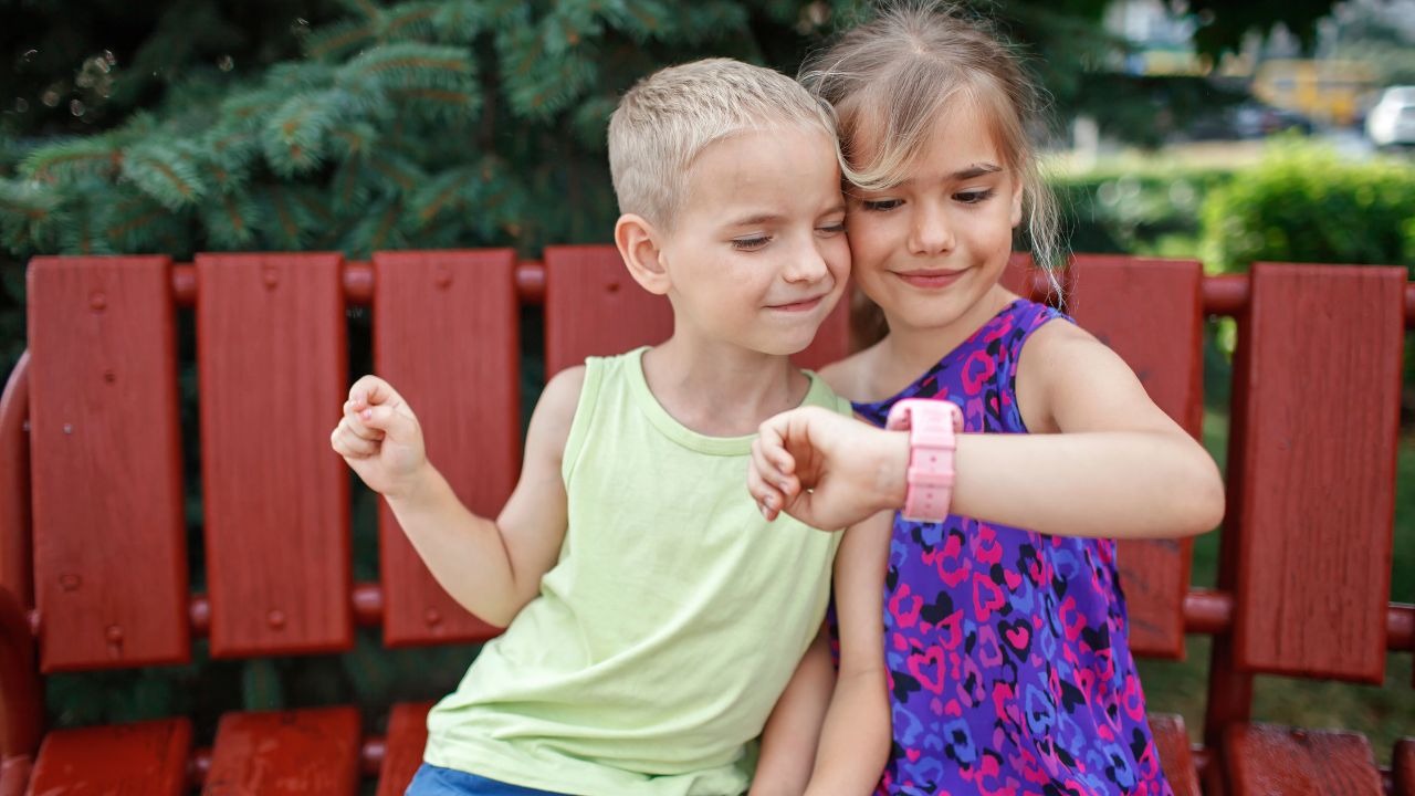 Understanding GPS Tracking in Kids' Smartwatches: How Pixbee Ensures C ...